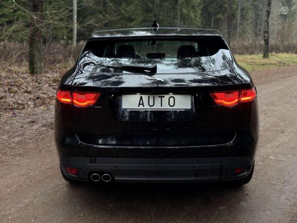 Black Jaguar F-Pace 2016 in Taurage, with an engine capacity of 2.00 L and mileage of 123 thousand km for 10900 €, photo 6 on AUTOMOTO.COM.LV