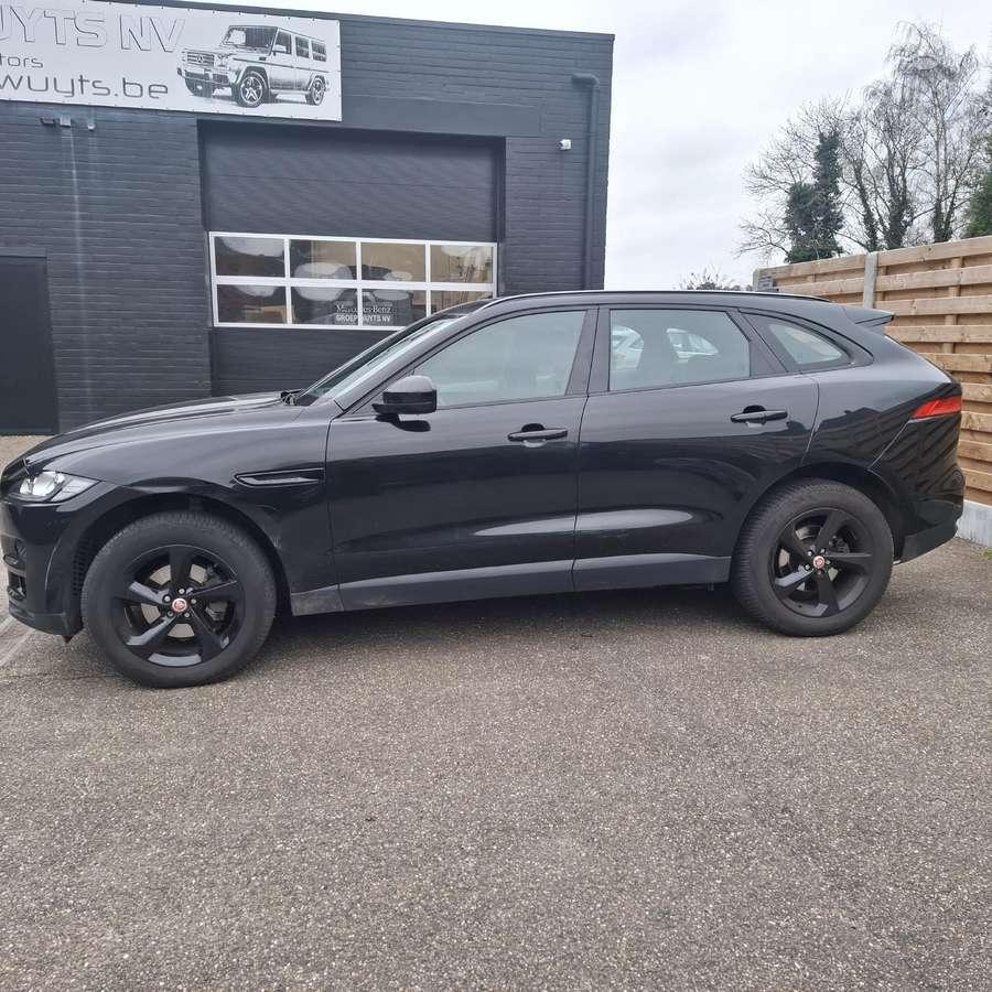Melns Jaguar F-Pace 2016 Pakruojis, ar dzinēja tilpumu 2.00 L un nobraukumu 159 tūkst. km par 7500 €, foto 1 vietnē AUTOMOTO.COM.LV