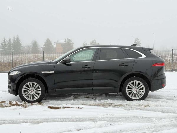 Black Jaguar F-Pace 2016 in Vilnius, with an engine capacity of 2.00 L and mileage of 229 thousand km for 12900 €, photo 2 on AUTOMOTO.COM.LV