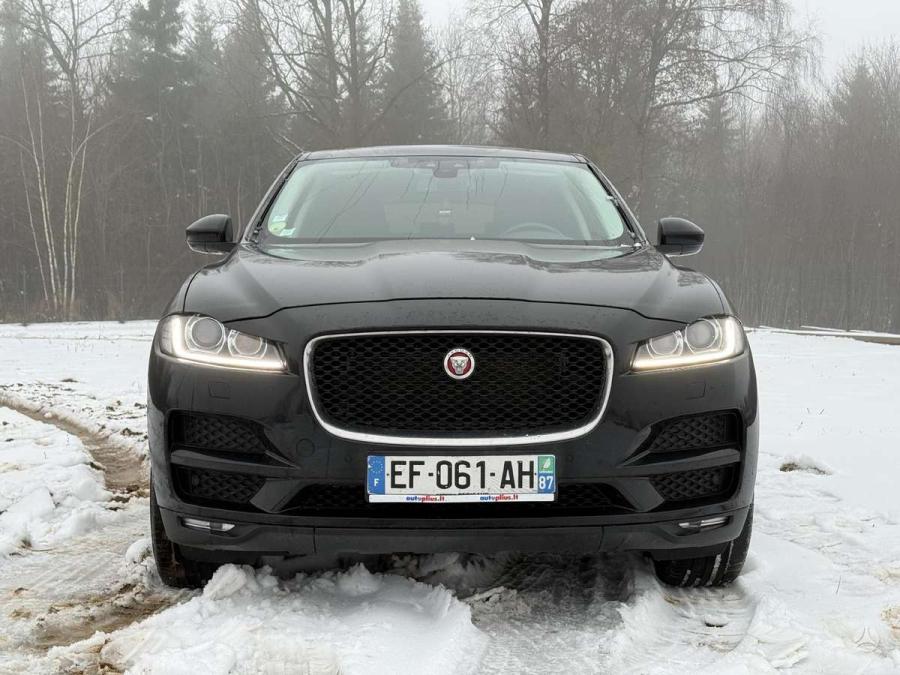 Melns Jaguar F-Pace 2016 Viļņa, ar dzinēja tilpumu 2.00 L un nobraukumu 229 tūkst. km par 12900 €, foto 10 vietnē AUTOMOTO.COM.LV