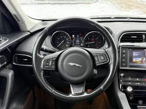 Melns Jaguar F-Pace 2016 Viļņa, ar dzinēja tilpumu 2.00 L un nobraukumu 229 tūkst. km par 12900 €, foto 17 vietnē AUTOMOTO.COM.LV