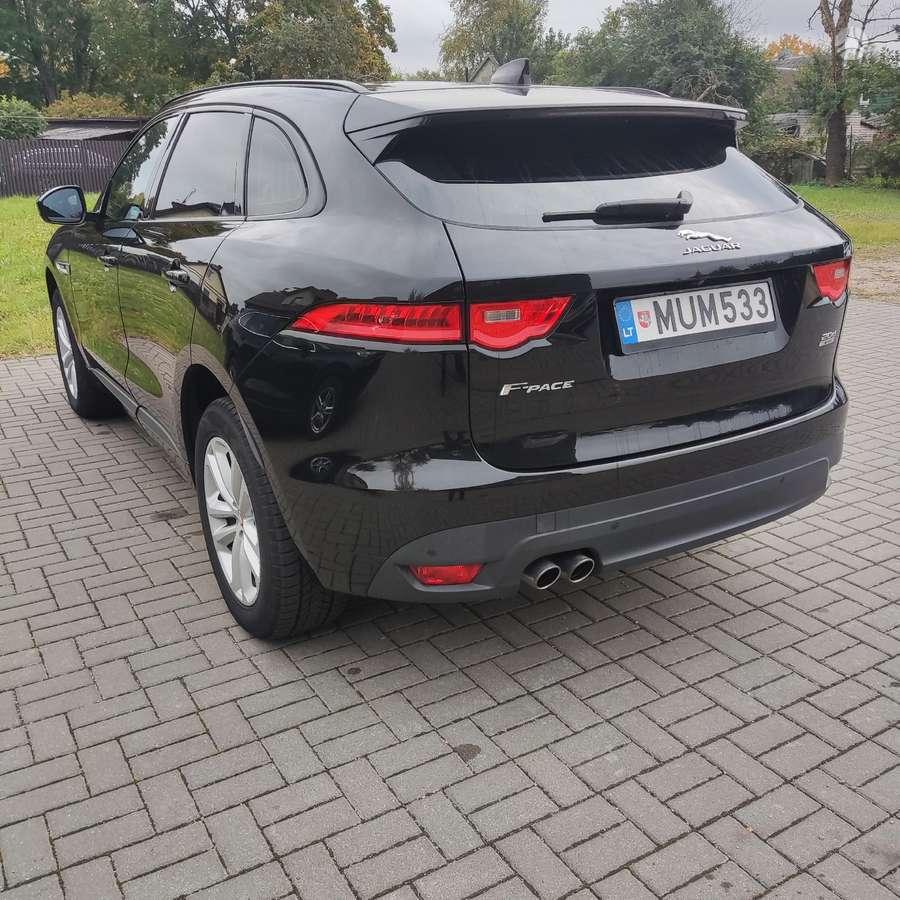 Melns Jaguar F-Pace 2016 Panevēža, ar dzinēja tilpumu 2.00 L un nobraukumu 160 tūkst. km par 11200 €, foto 2 vietnē AUTOMOTO.COM.LV