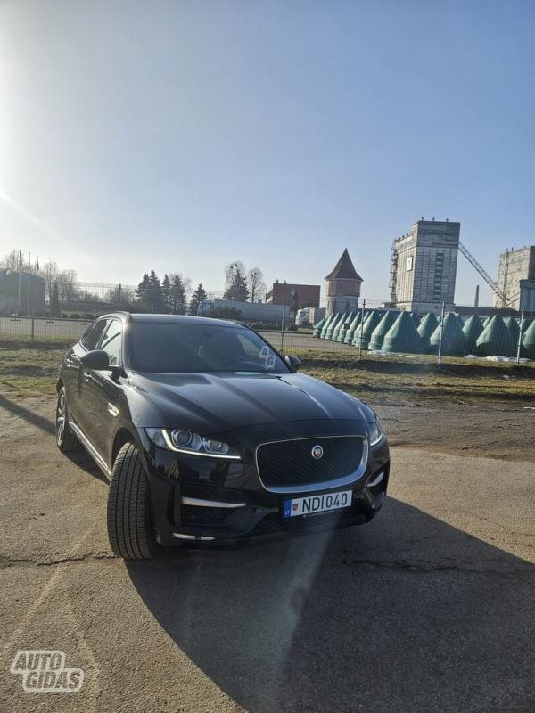 Melns Jaguar F-Pace 2016 Alīta, ar dzinēja tilpumu 2.00 L un nobraukumu 213 tūkst. km par 15500 €, foto 2 vietnē AUTOMOTO.COM.LV