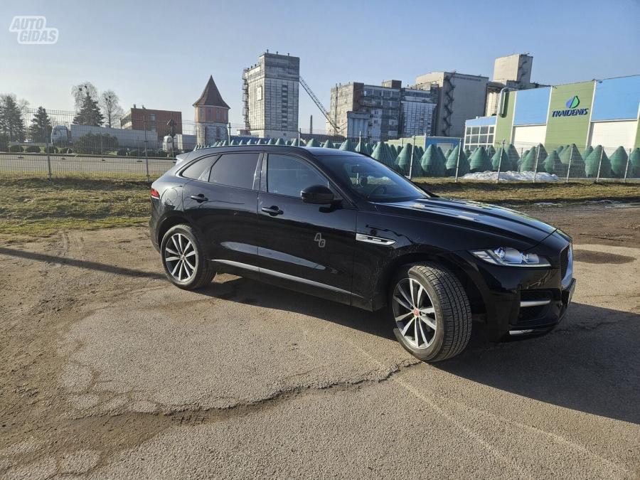 Melns Jaguar F-Pace 2016 Alīta, ar dzinēja tilpumu 2.00 L un nobraukumu 213 tūkst. km par 15500 €, foto 4 vietnē AUTOMOTO.COM.LV