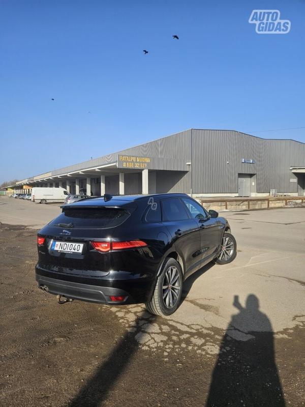 Melns Jaguar F-Pace 2016 Alīta, ar dzinēja tilpumu 2.00 L un nobraukumu 213 tūkst. km par 15500 €, foto 6 vietnē AUTOMOTO.COM.LV