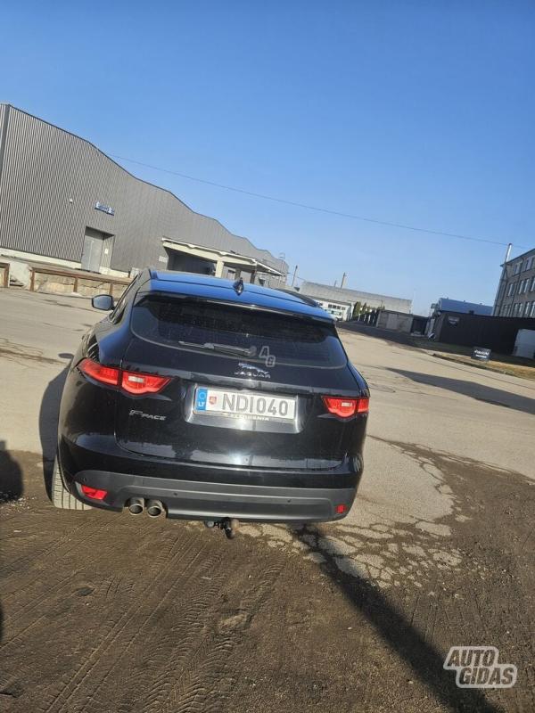 Melns Jaguar F-Pace 2016 Alīta, ar dzinēja tilpumu 2.00 L un nobraukumu 213 tūkst. km par 15500 €, foto 7 vietnē AUTOMOTO.COM.LV