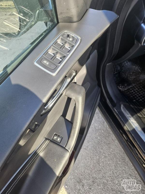 Black Jaguar F-Pace 2016 in Alytus, with an engine capacity of 2.00 L and mileage of 213 thousand km for 12200 €, photo 11 on AUTOMOTO.COM.LV