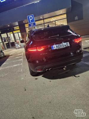 Melns Jaguar F-Pace 2016 Alīta, ar dzinēja tilpumu 2.00 L un nobraukumu 213 tūkst. km par 15500 €, foto 21 vietnē AUTOMOTO.COM.LV
