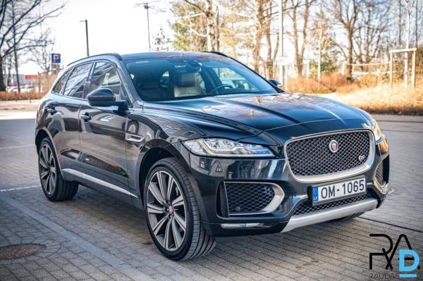 Melns Jaguar F-Pace 2016 Rīga, ar dzinēja tilpumu 3.00 L un nobraukumu 222 tūkst. km par 13990 €, foto 2 vietnē AUTOMOTO.COM.LV