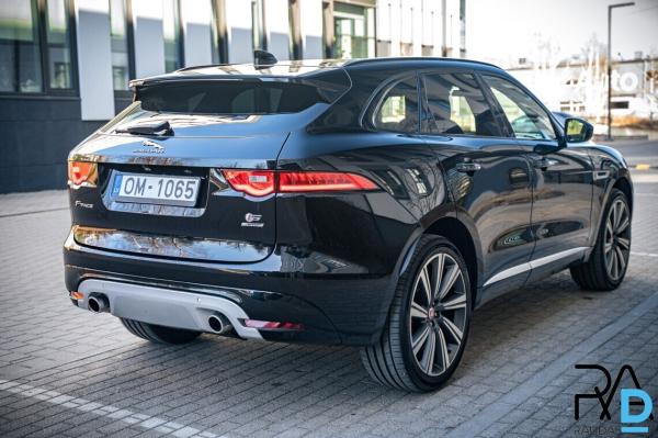 Melns Jaguar F-Pace 2016 Rīga, ar dzinēja tilpumu 3.00 L un nobraukumu 222 tūkst. km par 13990 €, foto 3 vietnē AUTOMOTO.COM.LV