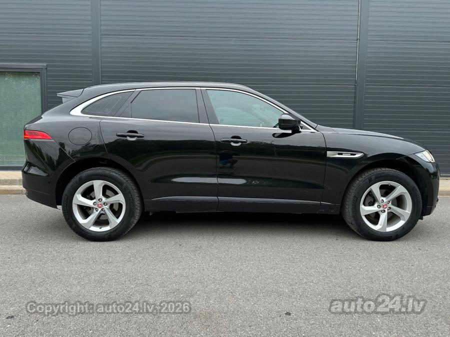 Black Jaguar F-Pace 2016 in Tallinn, with an engine capacity of 2.00 L and mileage of 128 thousand km for 14790 €, photo 8 on AUTOMOTO.COM.LV
