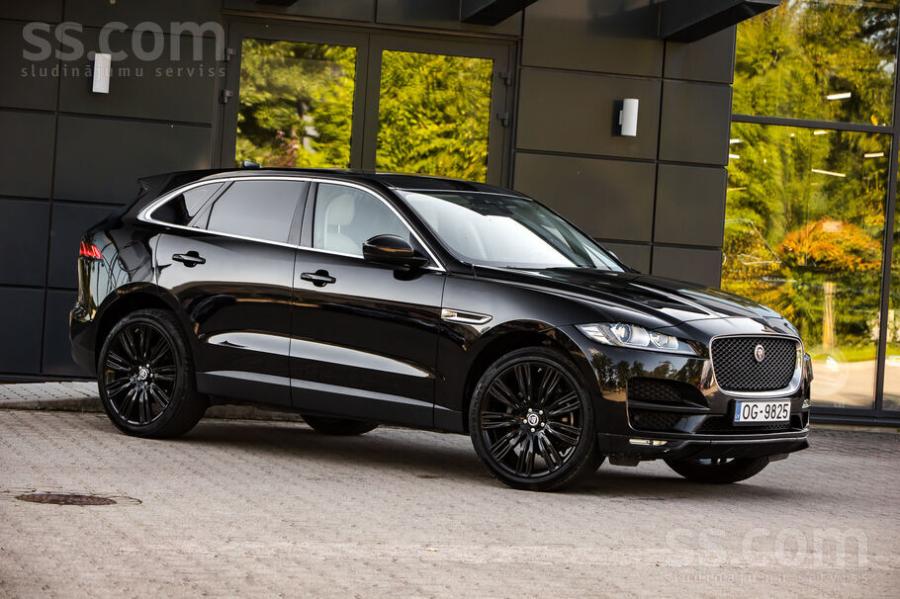 Black Jaguar F-Pace 2016 in Jelgava, with an engine capacity of 2.00 L and mileage of 214 thousand km for 13999 €, photo 4 on AUTOMOTO.COM.LV