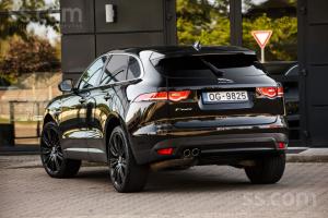 Black Jaguar F-Pace 2016 in Jelgava, with an engine capacity of 2.00 L and mileage of 214 thousand km for 13999 €, photo 10 on AUTOMOTO.COM.LV