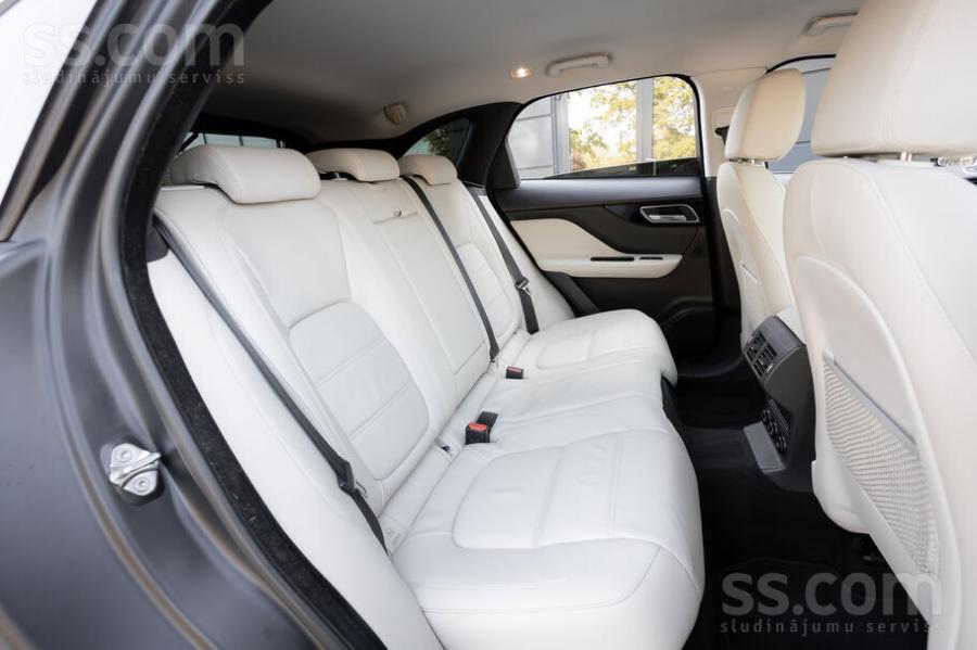 Black Jaguar F-Pace 2016 in Jelgava, with an engine capacity of 2.00 L and mileage of 214 thousand km for 13999 €, photo 14 on AUTOMOTO.COM.LV