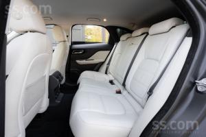 Black Jaguar F-Pace 2016 in Jelgava, with an engine capacity of 2.00 L and mileage of 214 thousand km for 13999 €, photo 16 on AUTOMOTO.COM.LV