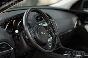 Black Jaguar F-Pace 2016 in Jelgava, with an engine capacity of 2.00 L and mileage of 214 thousand km for 13999 €, photo 18 on AUTOMOTO.COM.LV