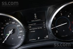 Black Jaguar F-Pace 2016 in Jelgava, with an engine capacity of 2.00 L and mileage of 214 thousand km for 13999 €, photo 22 on AUTOMOTO.COM.LV
