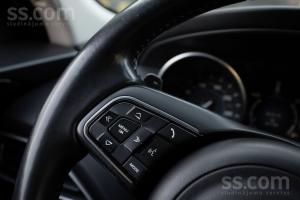 Black Jaguar F-Pace 2016 in Jelgava, with an engine capacity of 2.00 L and mileage of 214 thousand km for 13999 €, photo 25 on AUTOMOTO.COM.LV