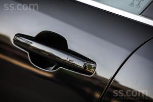 Black Jaguar F-Pace 2016 in Jelgava, with an engine capacity of 2.00 L and mileage of 214 thousand km for 13999 €, photo 29 on AUTOMOTO.COM.LV