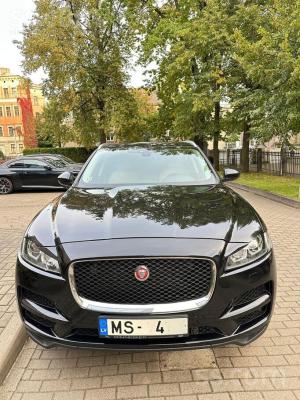 Black Jaguar F-Pace 2016 in Riga, with an engine capacity of 2.00 L and mileage of 123 thousand km for 17000 €, photo  on AUTOMOTO.COM.LV