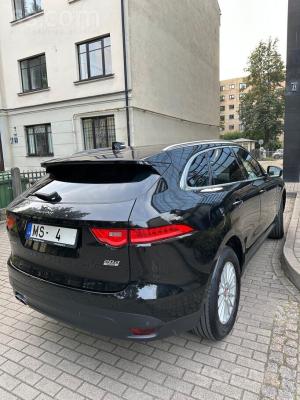 Melns Jaguar F-Pace 2016 Rīga, ar dzinēja tilpumu 2.00 L un nobraukumu 123 tūkst. km par 17000 €, foto 3 vietnē AUTOMOTO.COM.LV