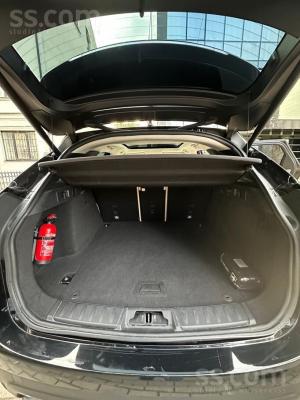 Melns Jaguar F-Pace 2016 Rīga, ar dzinēja tilpumu 2.00 L un nobraukumu 123 tūkst. km par 17000 €, foto 13 vietnē AUTOMOTO.COM.LV