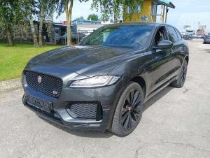 Black Jaguar F-Pace 2016 in Marijampole, with an engine capacity of 2.99 L and mileage of 158 thousand km for 12900 €, photo  on AUTOMOTO.COM.LV