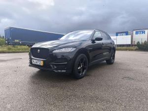 Black Jaguar F-Pace 2016 in Vilnius, with an engine capacity of 2.00 L and mileage of 157 thousand km for 13900 €, photo 3 on AUTOMOTO.COM.LV