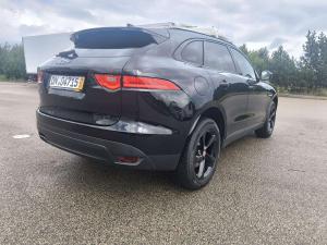 Black Jaguar F-Pace 2016 in Vilnius, with an engine capacity of 2.00 L and mileage of 157 thousand km for 13900 €, photo 5 on AUTOMOTO.COM.LV