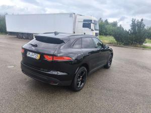 Black Jaguar F-Pace 2016 in Vilnius, with an engine capacity of 2.00 L and mileage of 157 thousand km for 13900 €, photo 7 on AUTOMOTO.COM.LV