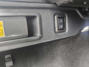 Black Jaguar F-Pace 2016 in Vilnius, with an engine capacity of 2.00 L and mileage of 157 thousand km for 13900 €, photo 12 on AUTOMOTO.COM.LV