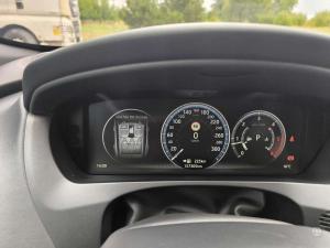 Black Jaguar F-Pace 2016 in Vilnius, with an engine capacity of 2.00 L and mileage of 157 thousand km for 13900 €, photo 27 on AUTOMOTO.COM.LV