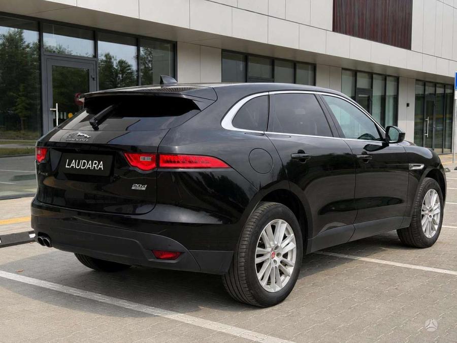 Melns Jaguar F-Pace 2016 Viļņa, ar dzinēja tilpumu 2.00 L un nobraukumu 155 tūkst. km par 11900 €, foto 8 vietnē AUTOMOTO.COM.LV