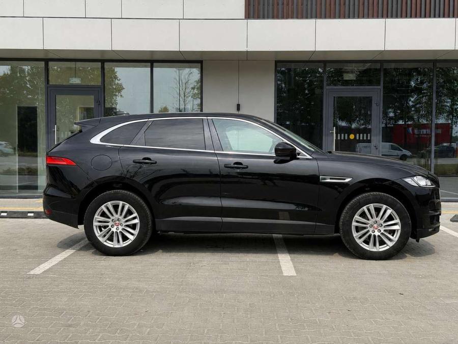 Melns Jaguar F-Pace 2016 Viļņa, ar dzinēja tilpumu 2.00 L un nobraukumu 155 tūkst. km par 11900 €, foto 9 vietnē AUTOMOTO.COM.LV