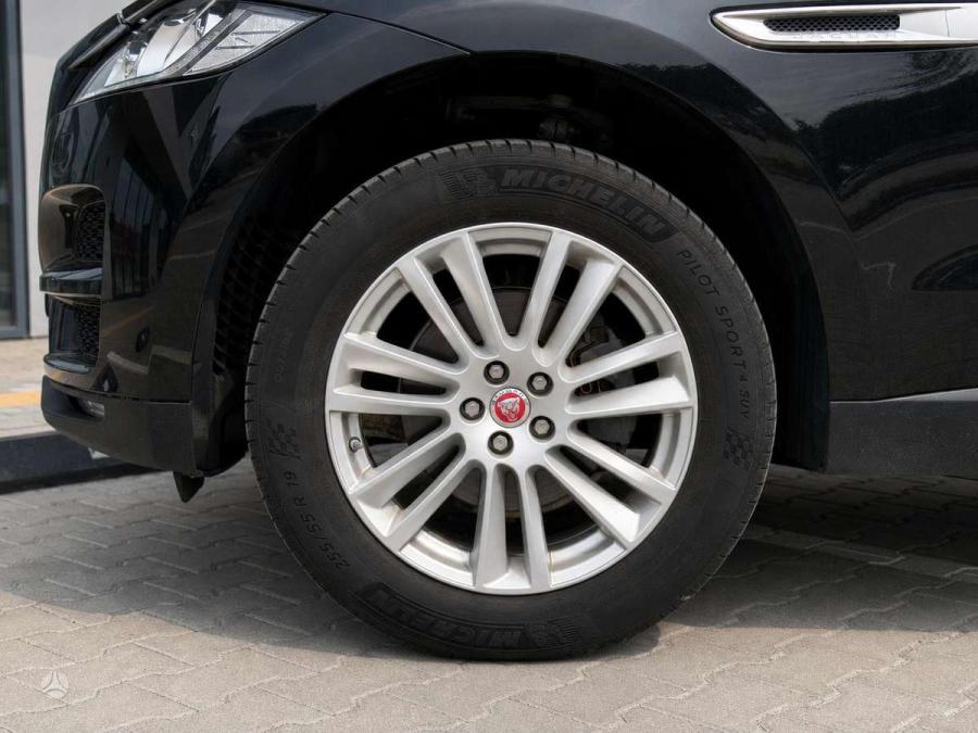 Melns Jaguar F-Pace 2016 Viļņa, ar dzinēja tilpumu 2.00 L un nobraukumu 155 tūkst. km par 11900 €, foto 12 vietnē AUTOMOTO.COM.LV