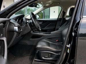 Melns Jaguar F-Pace 2016 Viļņa, ar dzinēja tilpumu 2.00 L un nobraukumu 155 tūkst. km par 11900 €, foto 14 vietnē AUTOMOTO.COM.LV