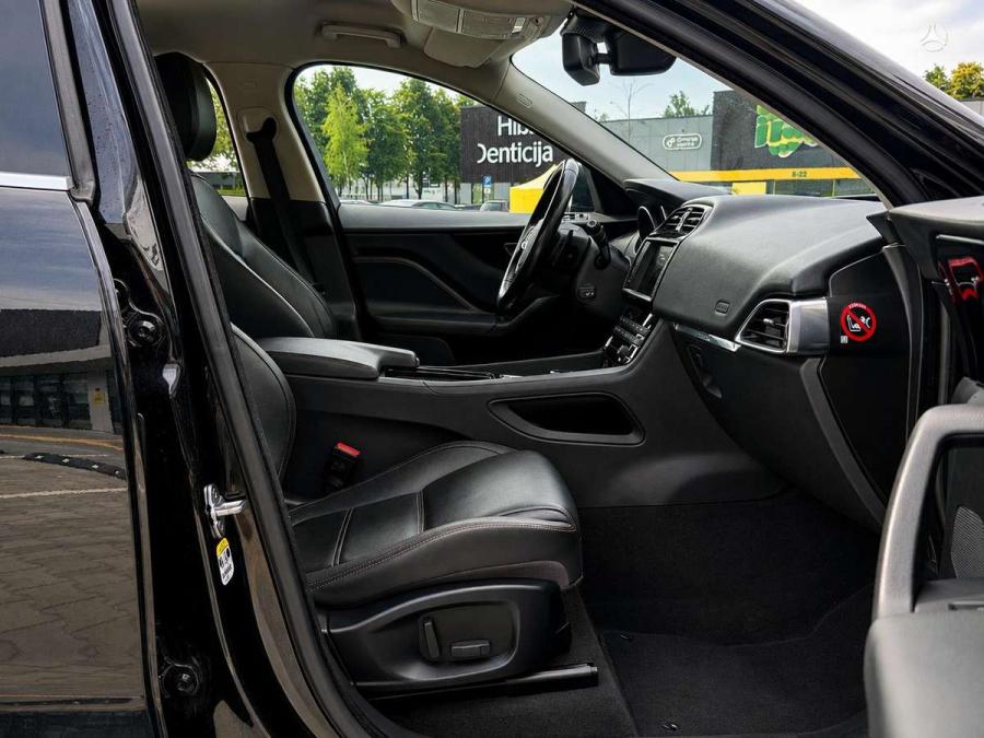 Melns Jaguar F-Pace 2016 Viļņa, ar dzinēja tilpumu 2.00 L un nobraukumu 155 tūkst. km par 11900 €, foto 16 vietnē AUTOMOTO.COM.LV
