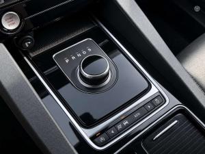 Melns Jaguar F-Pace 2016 Viļņa, ar dzinēja tilpumu 2.00 L un nobraukumu 155 tūkst. km par 11900 €, foto 26 vietnē AUTOMOTO.COM.LV