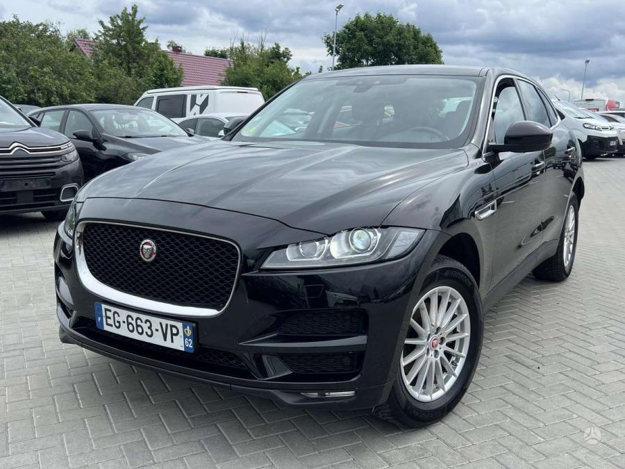 Black Jaguar F-Pace 2016 in Taurage, with an engine capacity of 2.00 L and mileage of 162 thousand km for 10300 €, photo 1 on AUTOMOTO.COM.LV