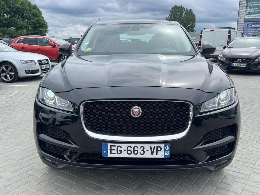 Black Jaguar F-Pace 2016 in Taurage, with an engine capacity of 2.00 L and mileage of 162 thousand km for 10300 €, photo 3 on AUTOMOTO.COM.LV