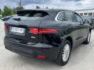 Black Jaguar F-Pace 2016 in Taurage, with an engine capacity of 2.00 L and mileage of 162 thousand km for 10300 €, photo 6 on AUTOMOTO.COM.LV