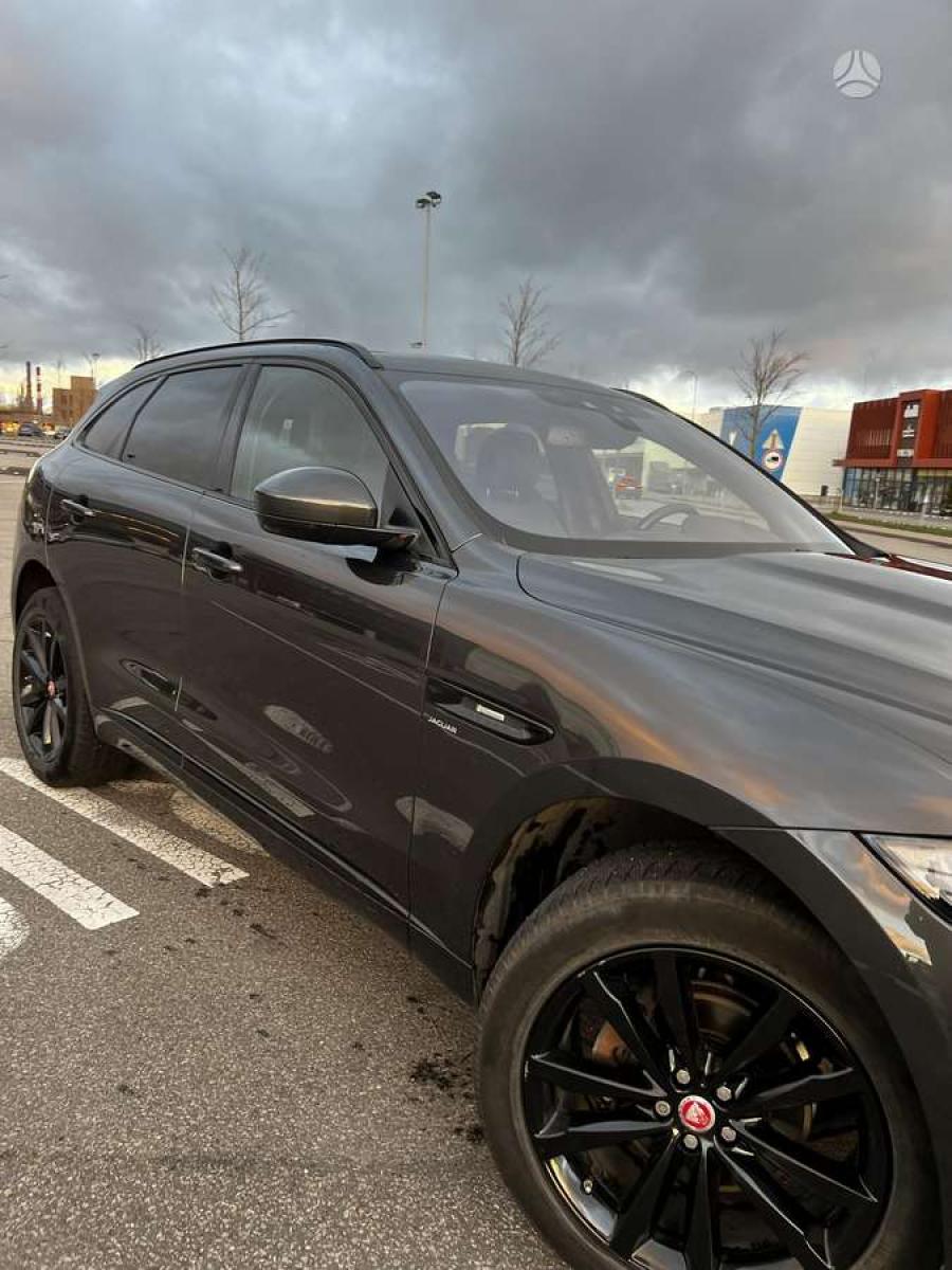 Melns Jaguar F-Pace 2016 Klaipėda, ar dzinēja tilpumu 2.00 L un nobraukumu 157 tūkst. km par 13700 €, foto 3 vietnē AUTOMOTO.COM.LV