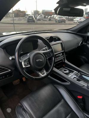 Melns Jaguar F-Pace 2016 Klaipėda, ar dzinēja tilpumu 2.00 L un nobraukumu 157 tūkst. km par 13700 €, foto 8 vietnē AUTOMOTO.COM.LV