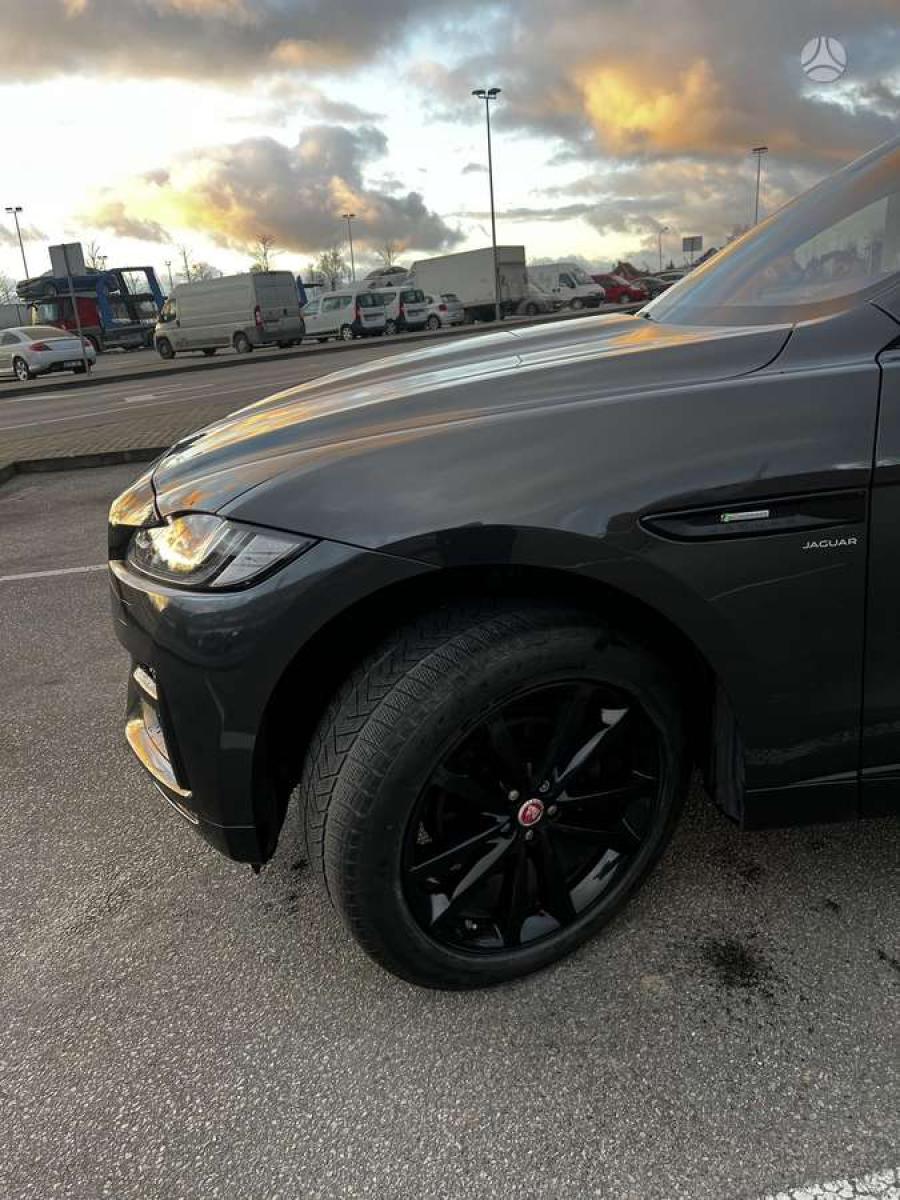 Melns Jaguar F-Pace 2016 Klaipėda, ar dzinēja tilpumu 2.00 L un nobraukumu 157 tūkst. km par 13700 €, foto 13 vietnē AUTOMOTO.COM.LV