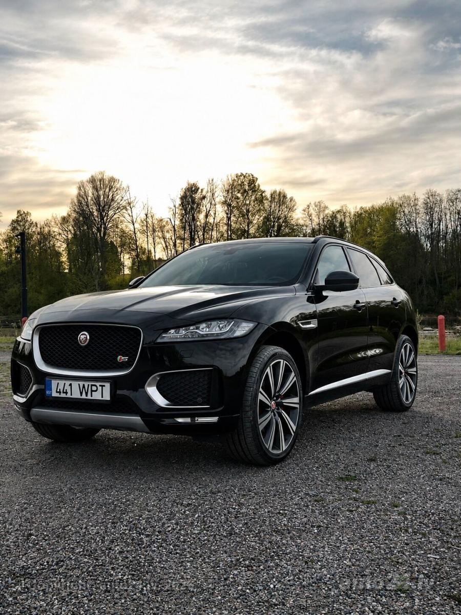 Black Jaguar F-Pace 2016 in Tallinn, with an engine capacity of 3.00 L and mileage of 220 thousand km for 19000 €, photo 1 on AUTOMOTO.COM.LV