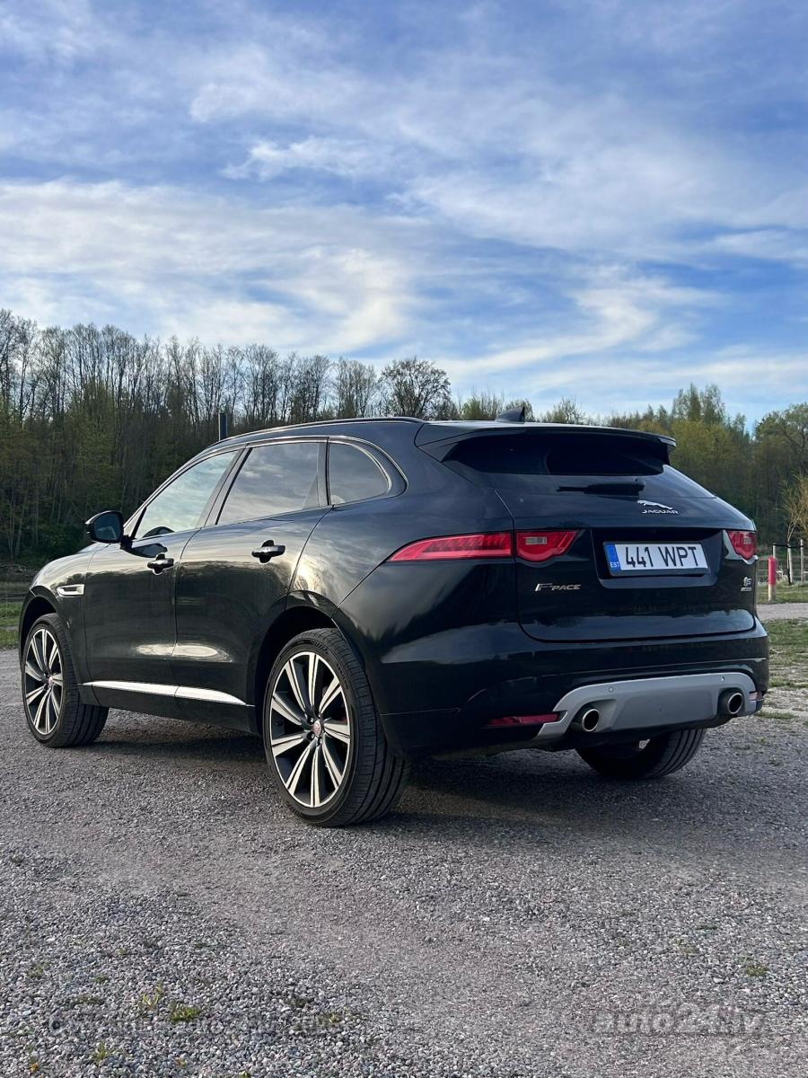 Black Jaguar F-Pace 2016 in Tallinn, with an engine capacity of 3.00 L and mileage of 220 thousand km for 19000 €, photo 5 on AUTOMOTO.COM.LV