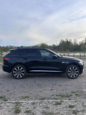 Black Jaguar F-Pace 2016 in Tallinn, with an engine capacity of 3.00 L and mileage of 220 thousand km for 19000 €, photo 7 on AUTOMOTO.COM.LV