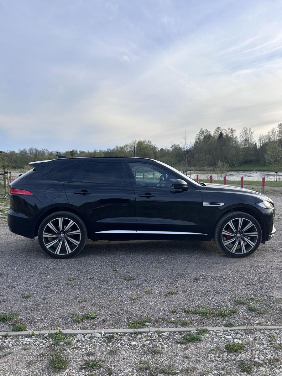Black Jaguar F-Pace 2016 in Tallinn, with an engine capacity of 3.00 L and mileage of 220 thousand km for 19000 €, photo 7 on AUTOMOTO.COM.LV