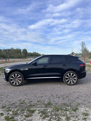 Black Jaguar F-Pace 2016 in Tallinn, with an engine capacity of 3.00 L and mileage of 220 thousand km for 19000 €, photo 8 on AUTOMOTO.COM.LV