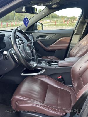 Black Jaguar F-Pace 2016 in Tallinn, with an engine capacity of 3.00 L and mileage of 220 thousand km for 19000 €, photo 13 on AUTOMOTO.COM.LV